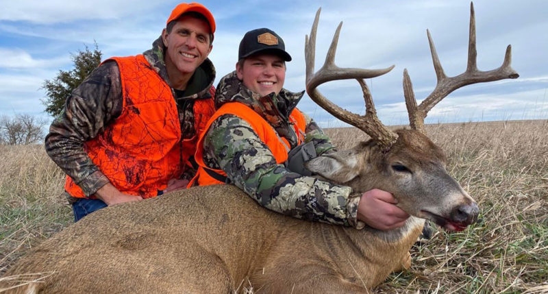 Nebraska Whitetail Deer Hunting Outfitters- Big Game Hunting Guides